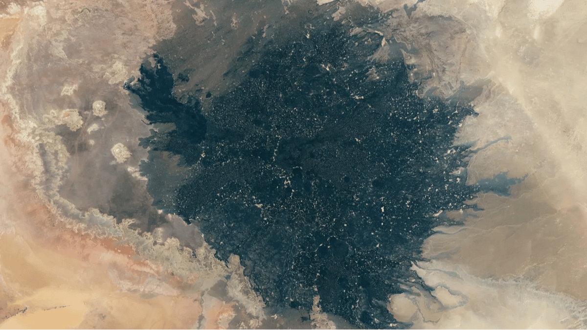 NASA images show ancient volcanic field in middle of Sahara Desert from ...