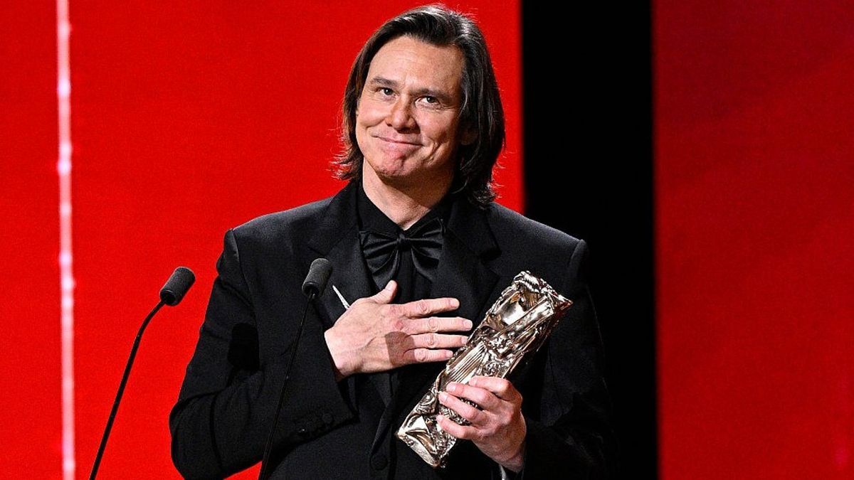 Bizarre theory emerges as Jim Carrey makes rare appearance