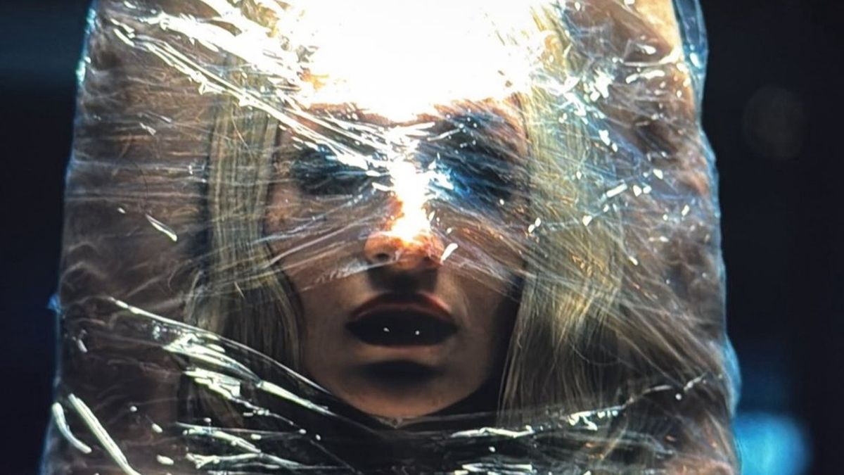 Euphoria doesn't hold back as Hunter Schafer goes nude in dangerous ...