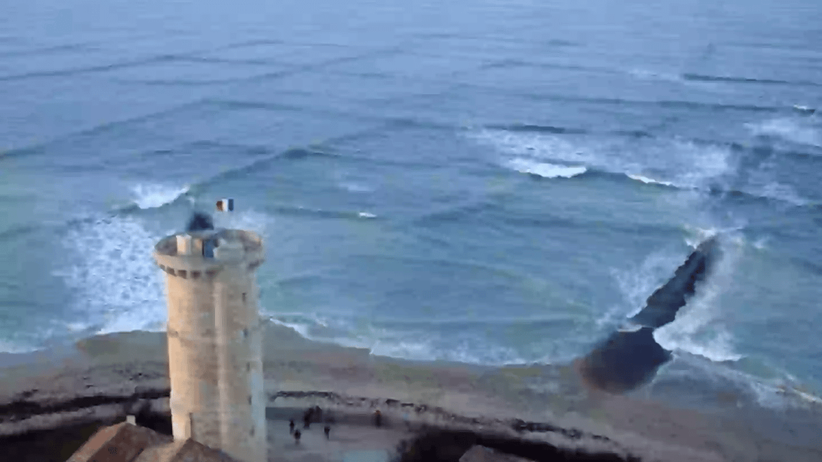 What causes terrifying ‘square waves’ that mean you should get out of ...