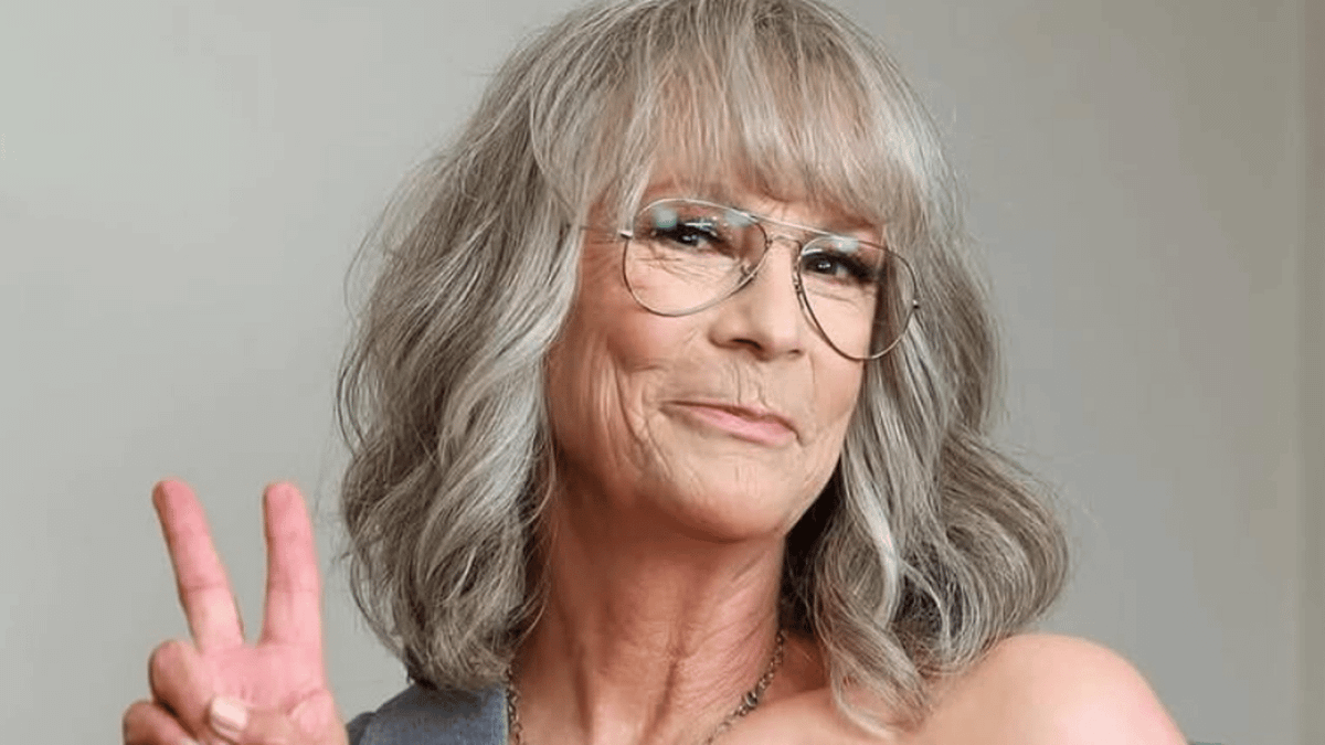 Jamie Lee Curtis speaks out after revealing outfit 'distracted' her fans